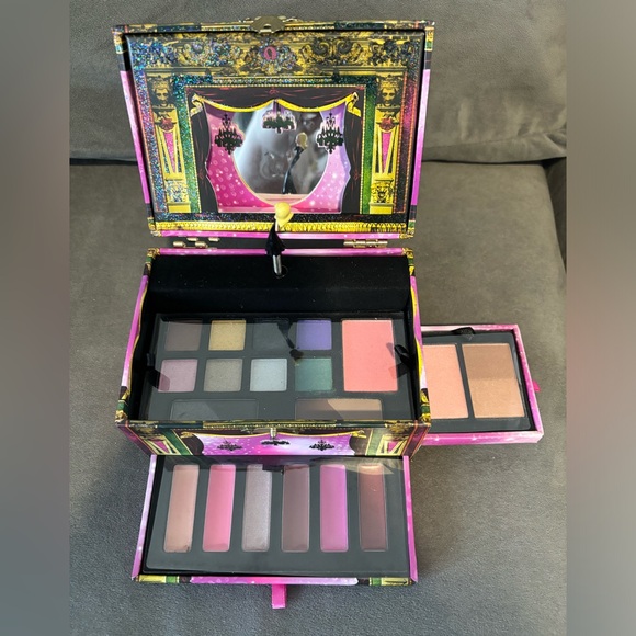 Too Faced | Makeup | Vintage Too Faced World Domination Tour Makeup Box ...